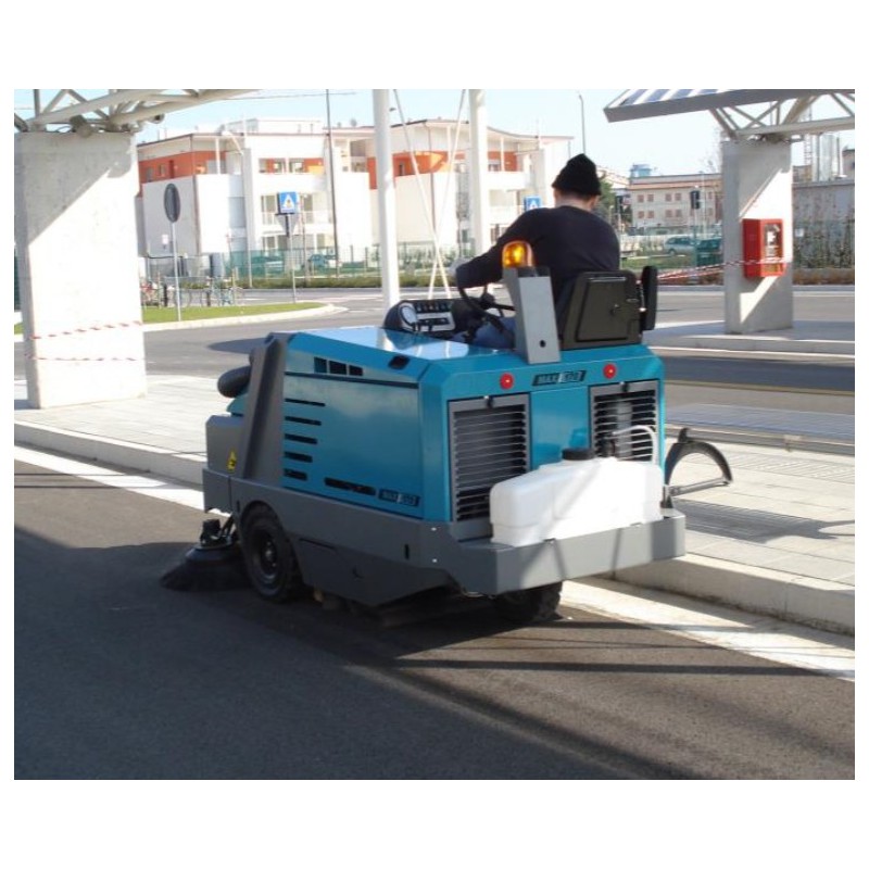 MAC SW170 RIDE ON SWEEPER